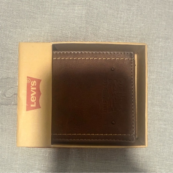 Levi's | Accessories | Levis Rich Brown Leather Wallet Card Holder ...